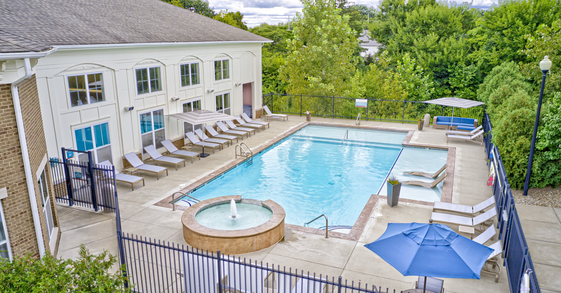 Carmel Apartment Exterior Photos | Highpointe on Meridian Apartments